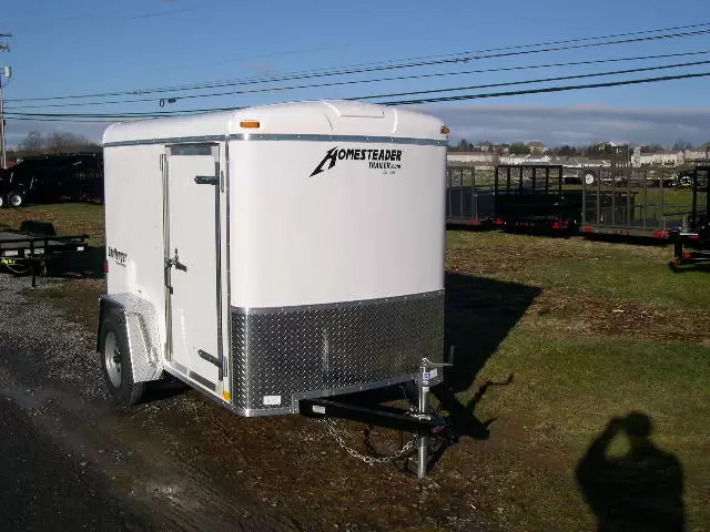 Homesteader 5 X 8 Enclosed Trailer – Single Rear & Side Door